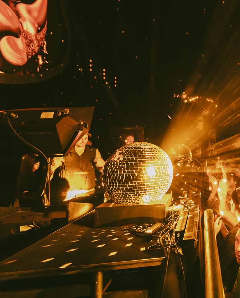 FÜNK CLUB y una experiencia sonora para bailar toda la noche – LINNE